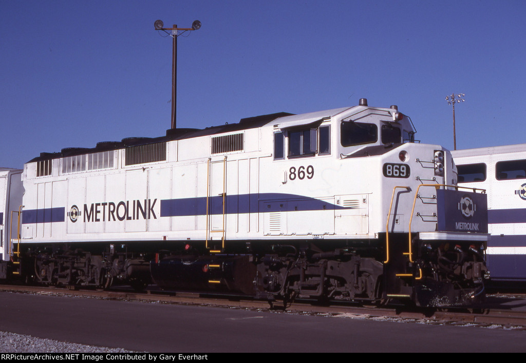 SCAX F59PH #869 - Southern CA Regional Rail